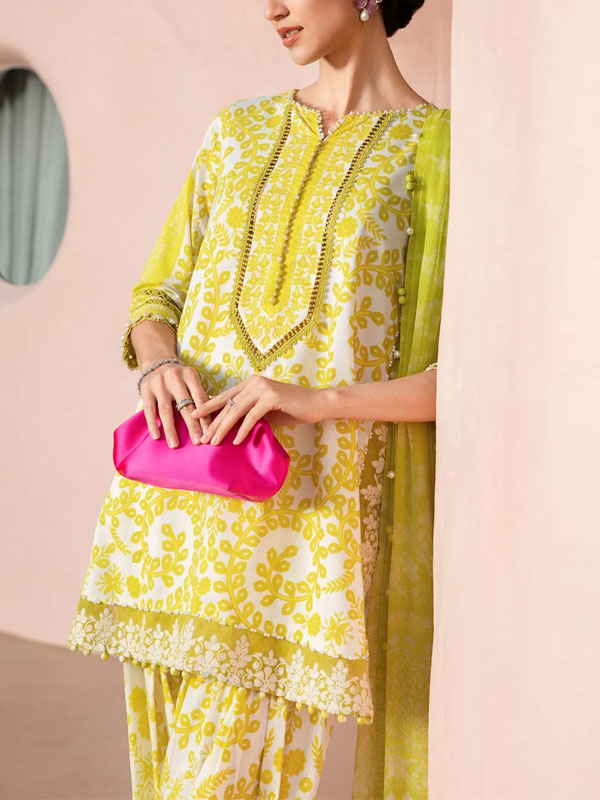 3 PCs Digital Printed Lawn Dress With Printed Chiffon Dupatta ...